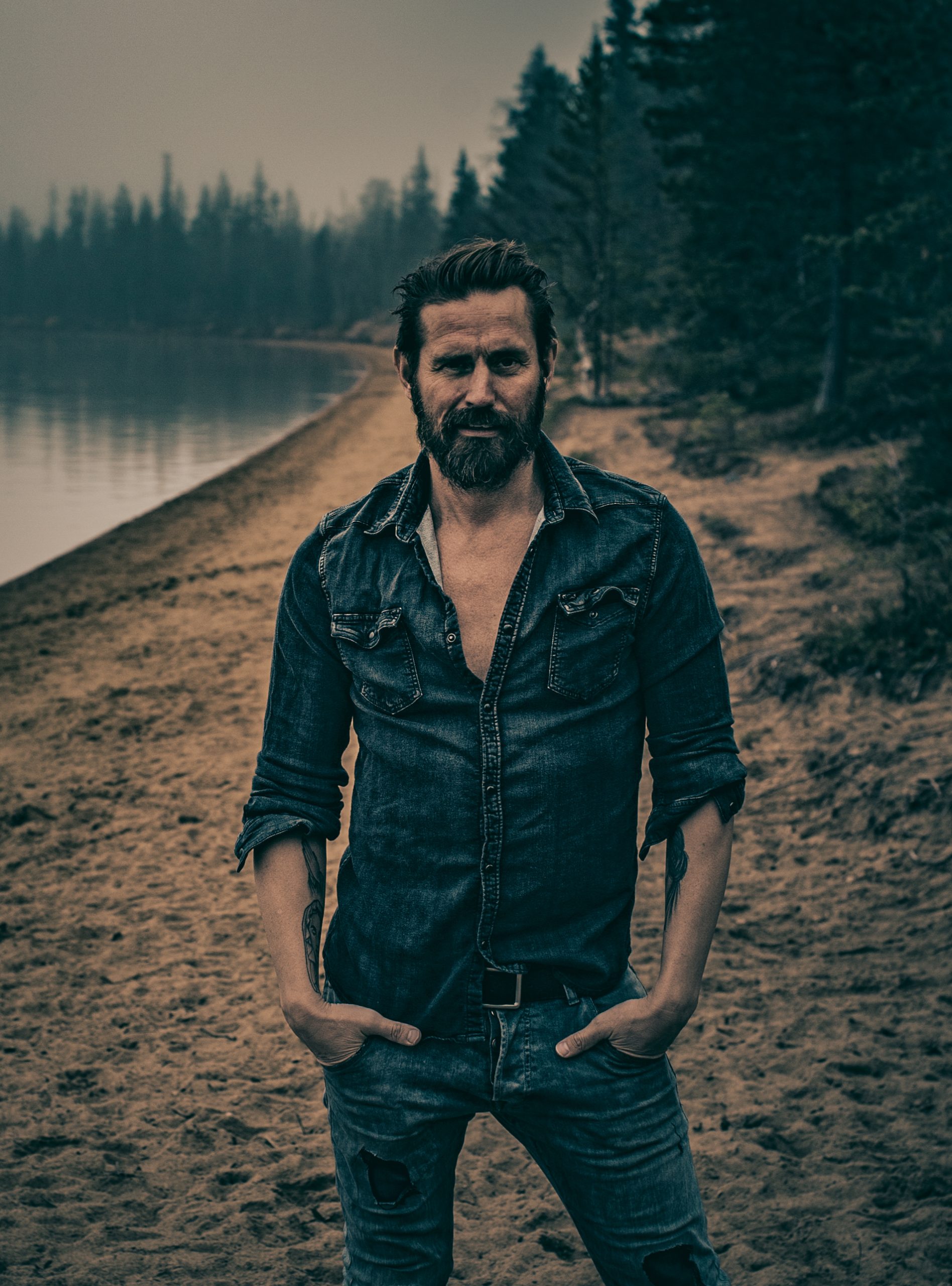 Press / Yhteys | Lauri Tähkä